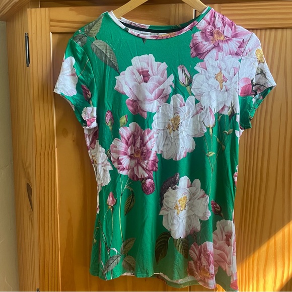 Tops | Ted Baker Daleyza Iguazu Rare Green Floral Tshirt | Poshmark